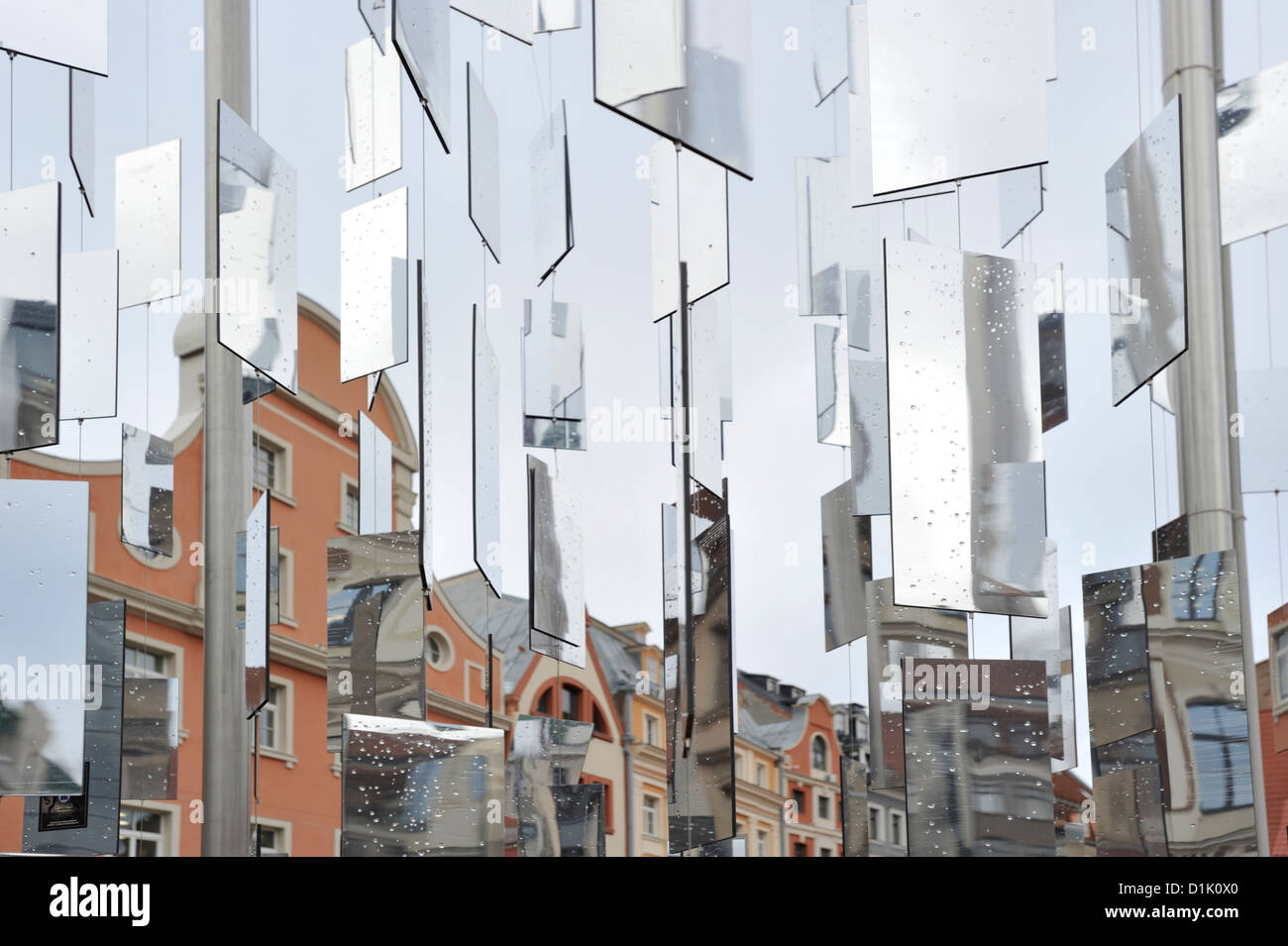 Mirror frame wallpaper hi-res stock photography and images - Alamy