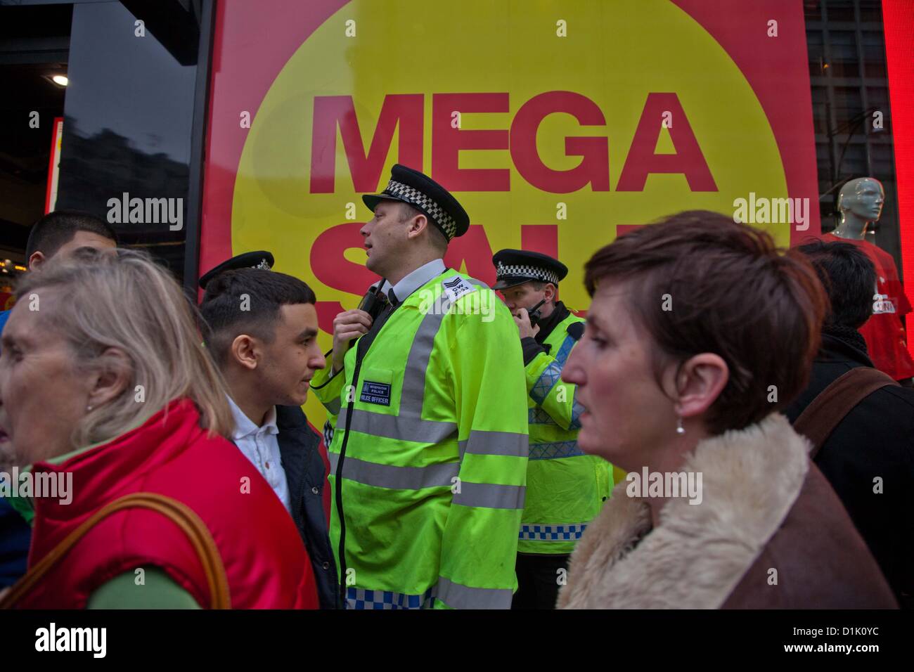 London, UK. 26th December 2012 Police officers deal with an incident at ...