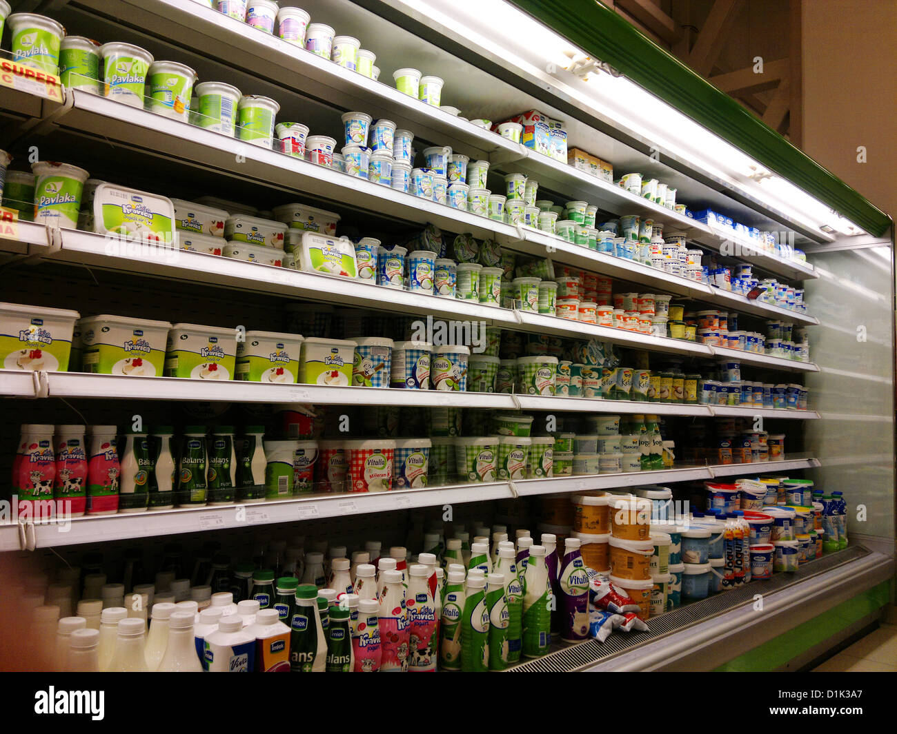 Supermarket freezer aisle hi-res stock photography and images - Alamy