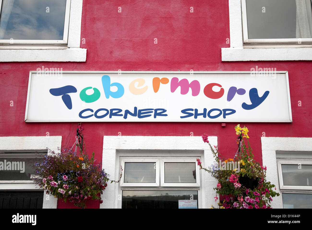 Corner shop scotland hi-res stock photography and images - Alamy