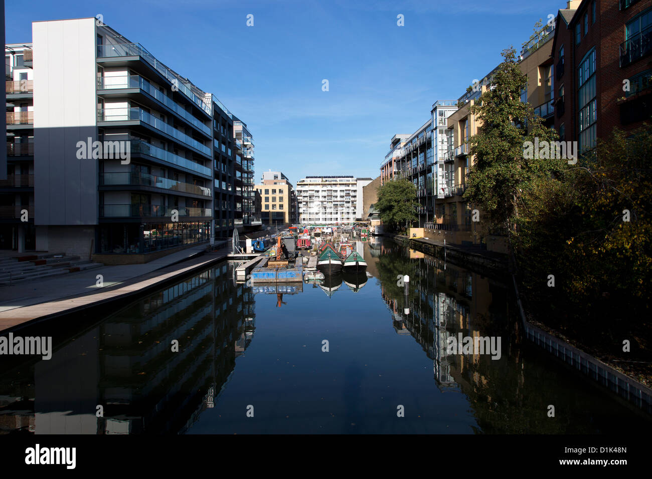 Kingsland towpath hi-res stock photography and images - Alamy