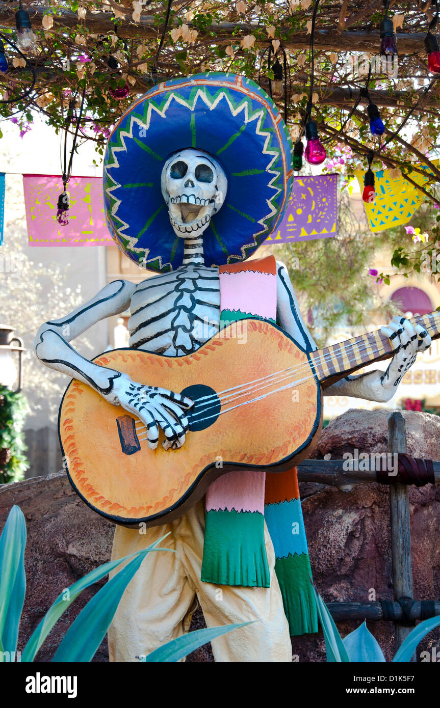 Skeleton folk art hi-res stock photography and images - Alamy