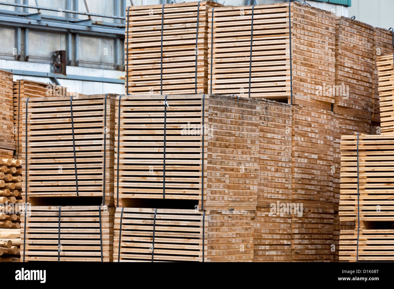 Wood pallet stack hi-res stock photography and images - Alamy