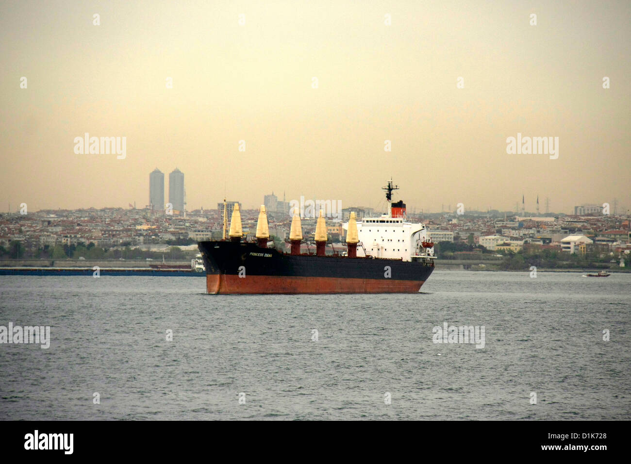 Cargo ship sailing sunset hi-res stock photography and images - Alamy