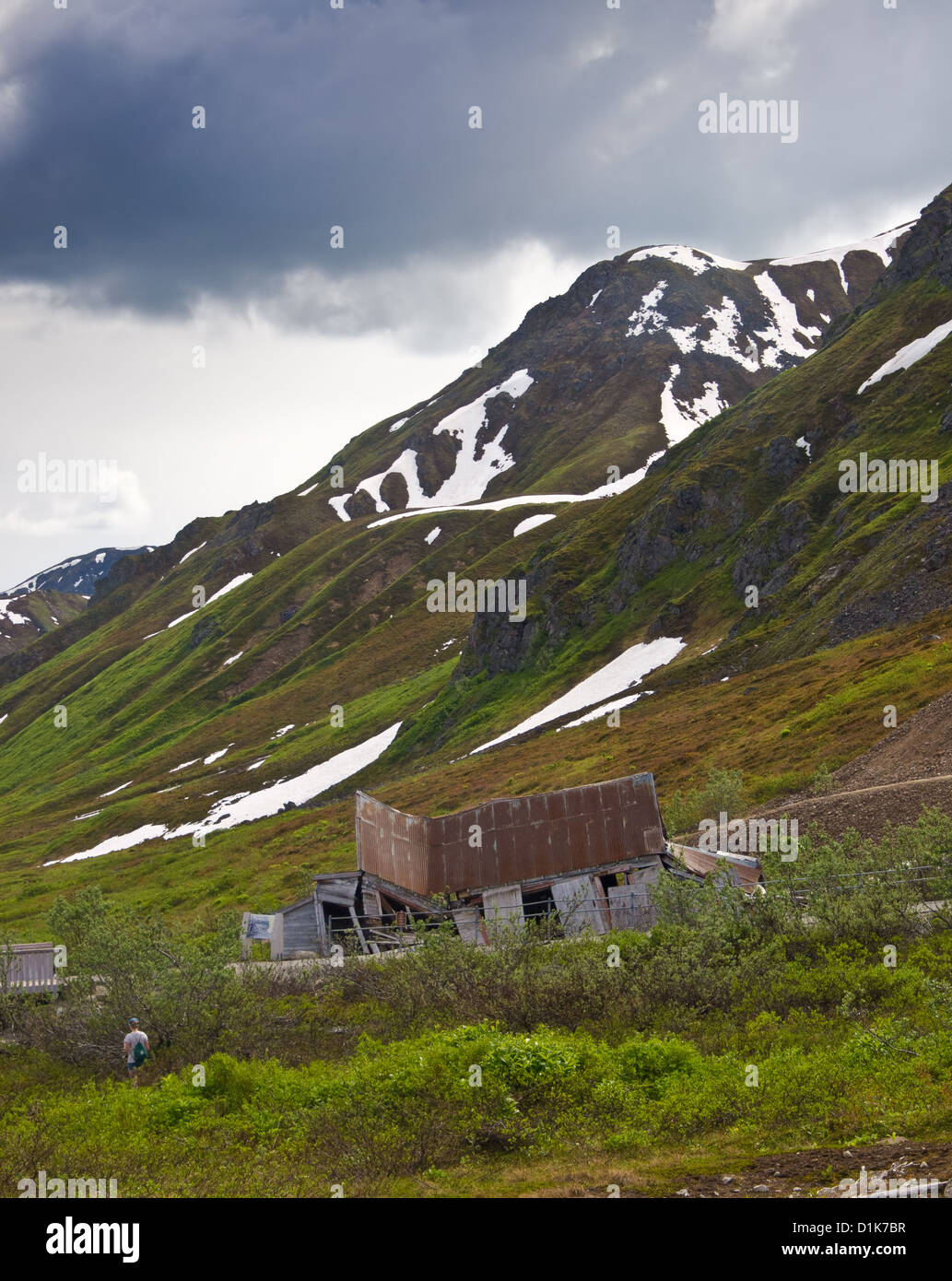 Collapsed building alaska hi-res stock photography and images - Alamy