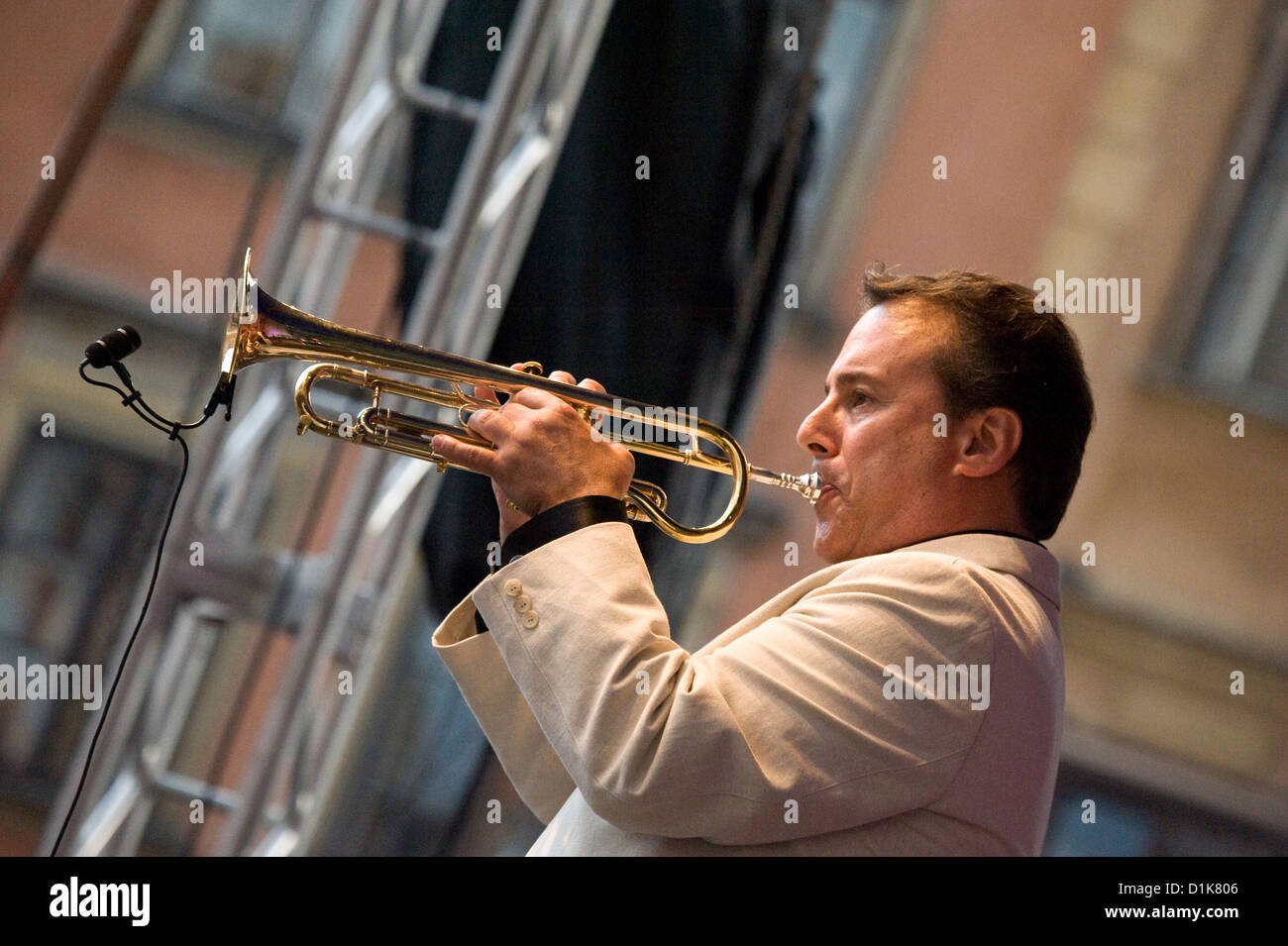 Air trumpet hi-res stock photography and images - Alamy