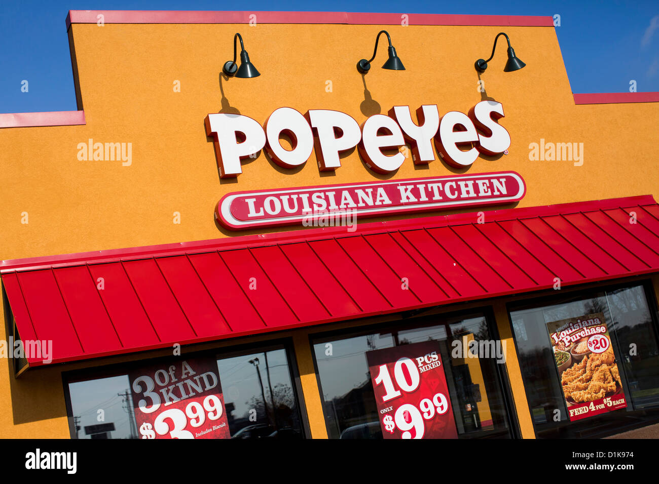 A Popeyes Lousiana Kitchen fast food restaurant Stock Photo - Alamy