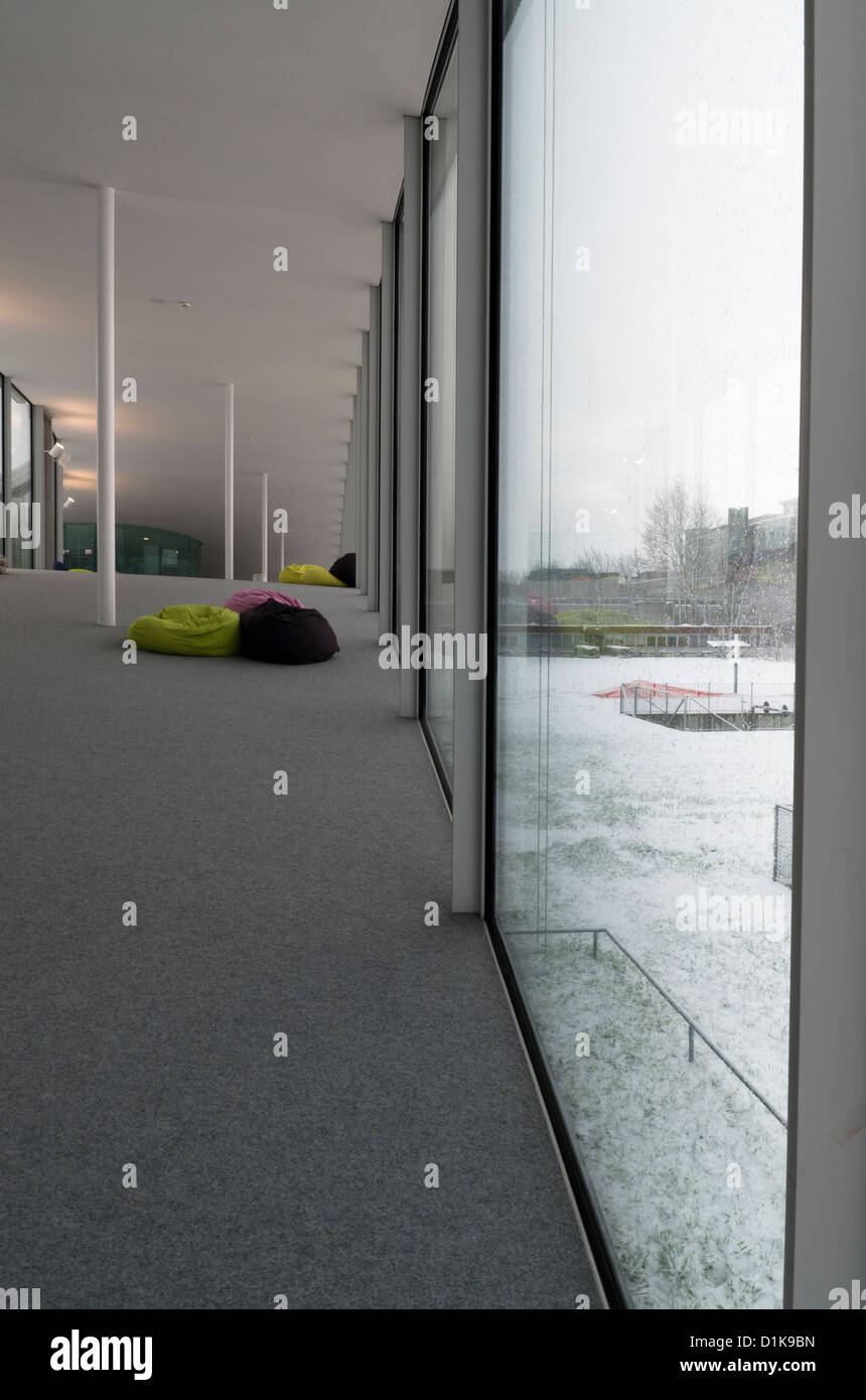 Inside the Rolex Learning Centre at the École Polytechnique Fédérale de ...