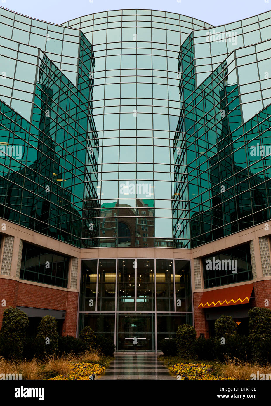 Mirror building hi-res stock photography and images - Alamy