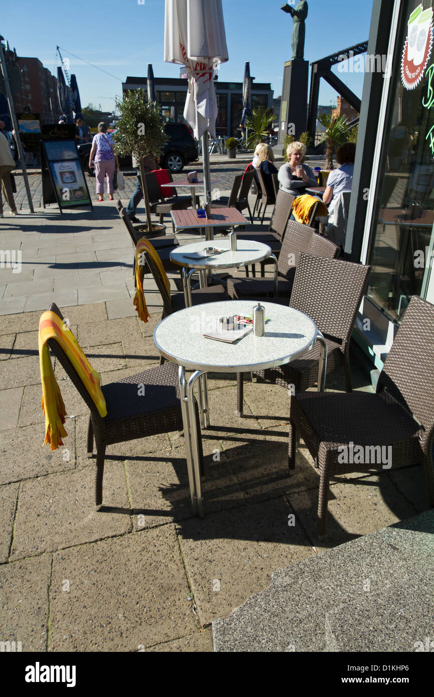 People enjoying an Afternoon in an Outdoor Restaurant in Hamburg ...