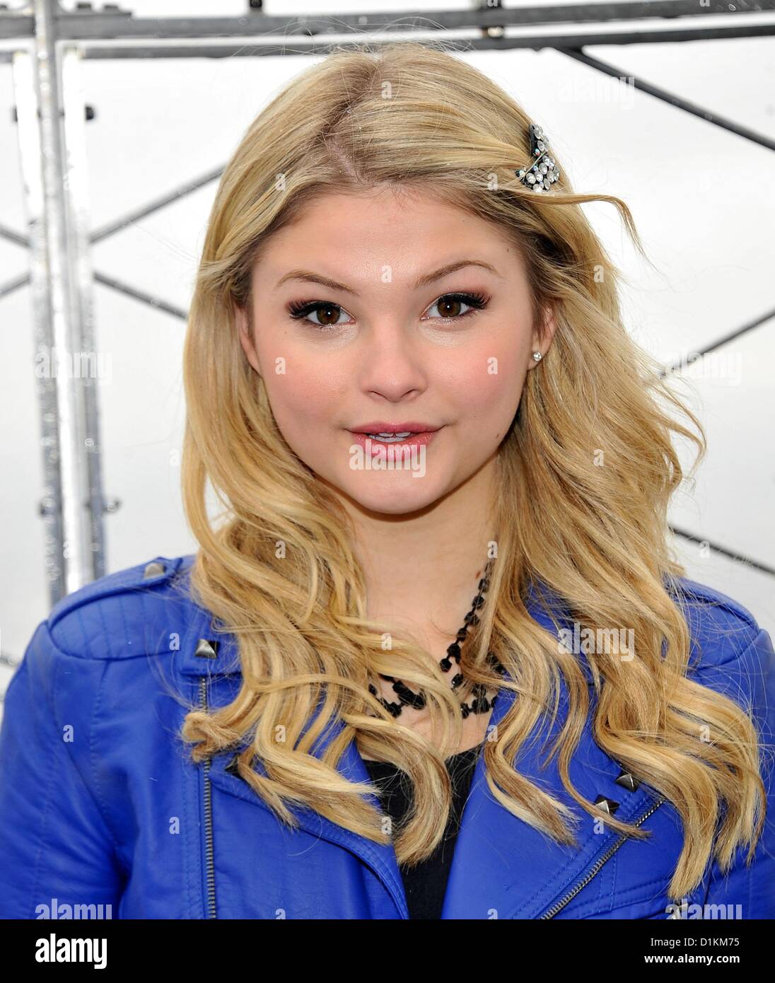 Stefanie Scott at a public appearance for Stefanie Scott Visits The ...