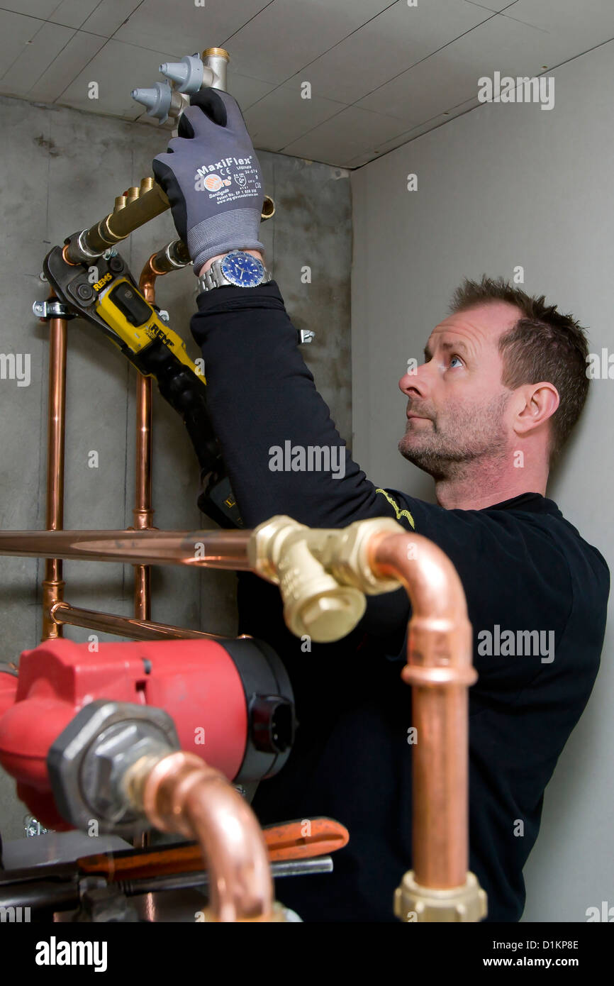 Valves connecting hi-res stock photography and images - Alamy