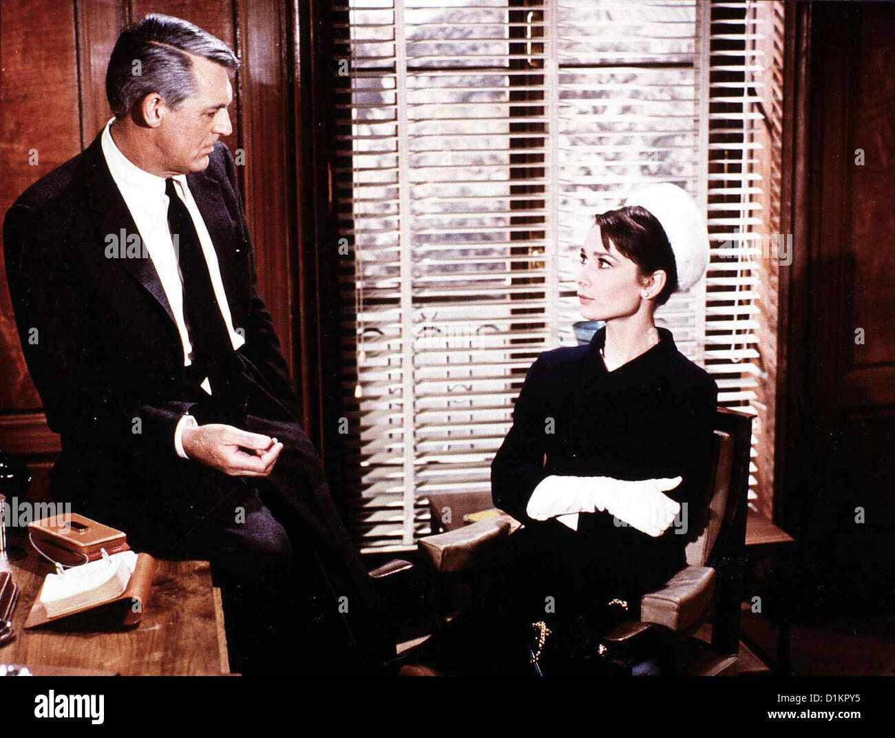 Charade Charade Cary Grant, Audrey Hepburn Doch Reggie (Audrey Hepburn ...