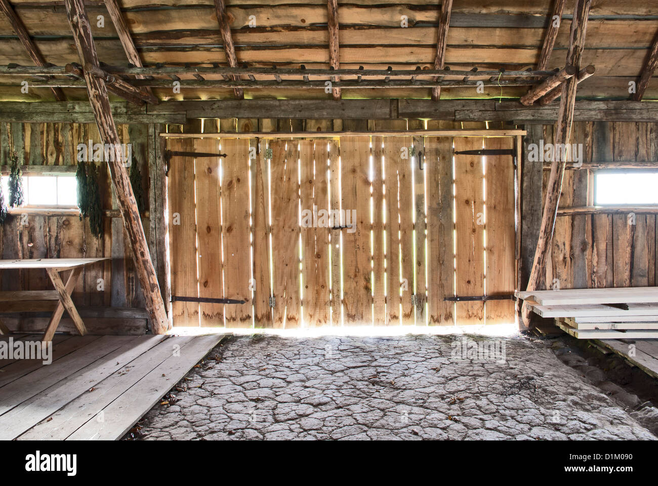 old barn Stock Photo - Alamy