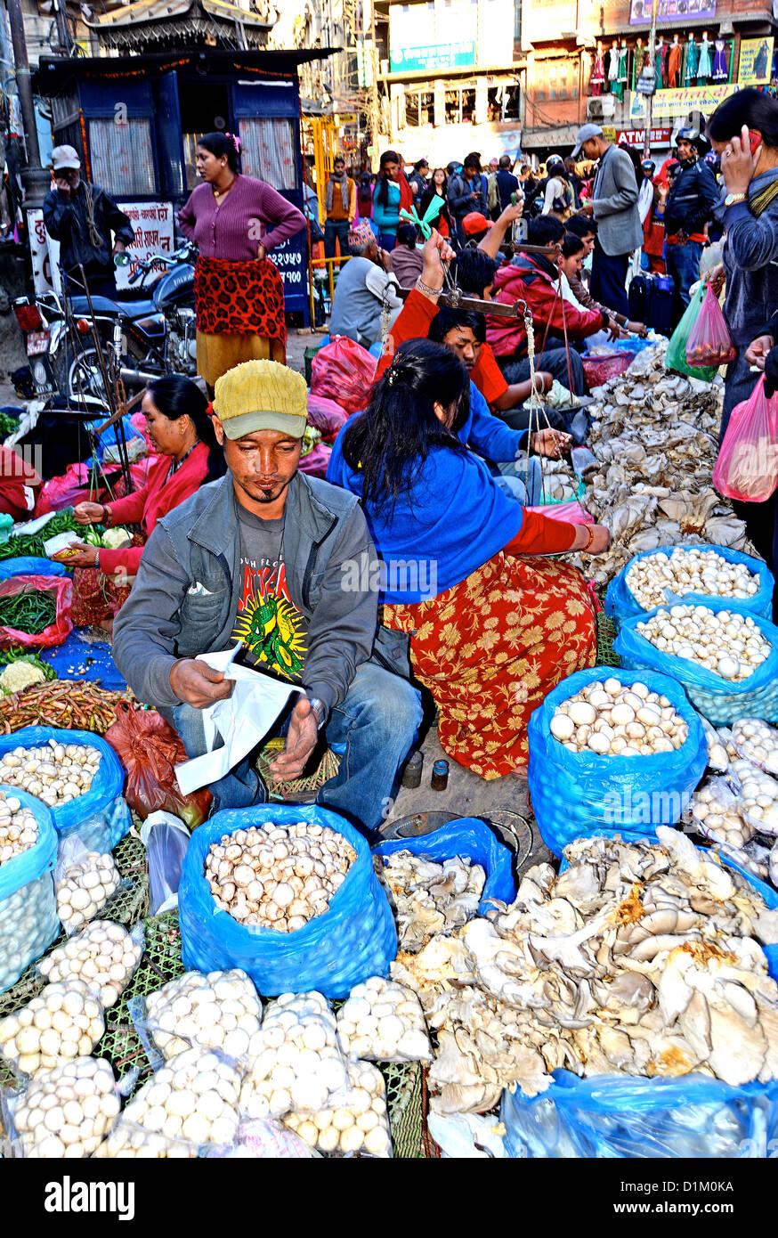 Market day in nepal hi-res stock photography and images - Alamy