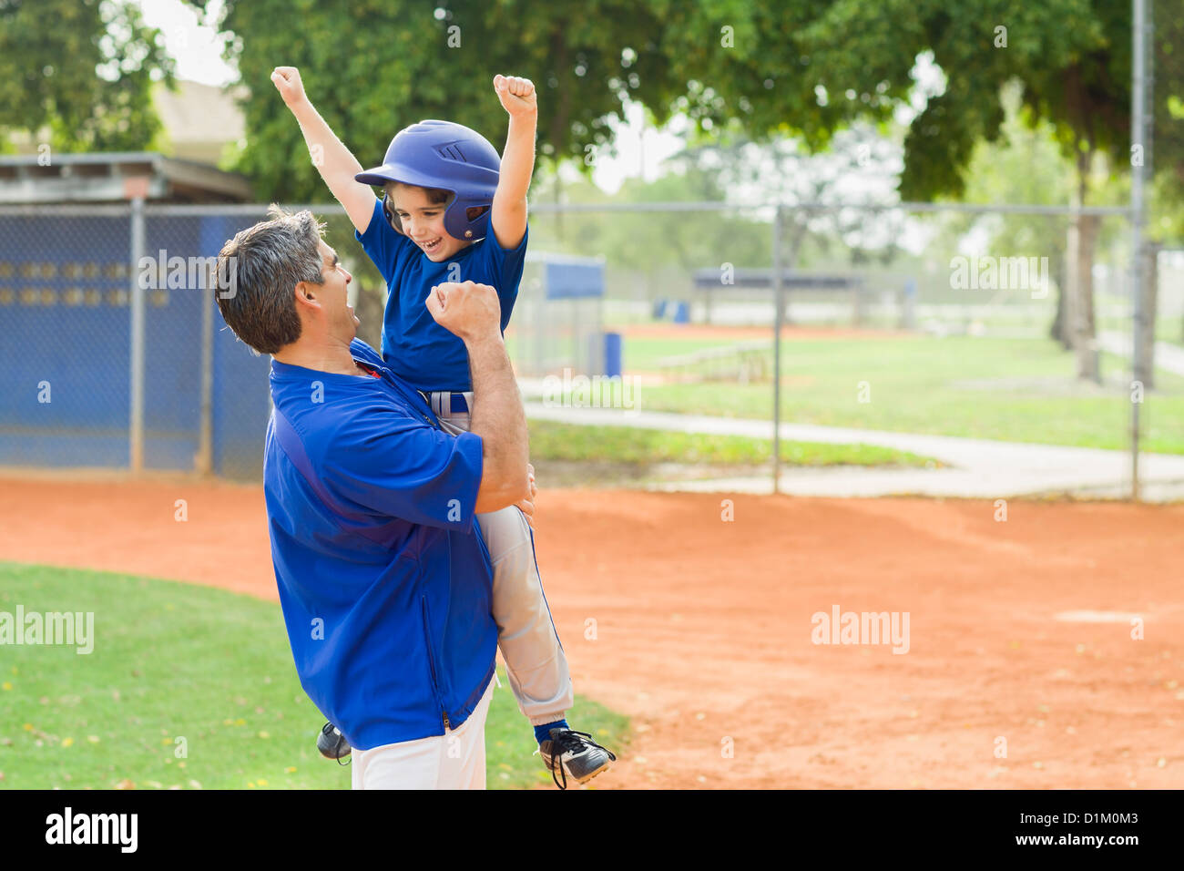 Side view of baseball player people hi-res stock photography and images ...
