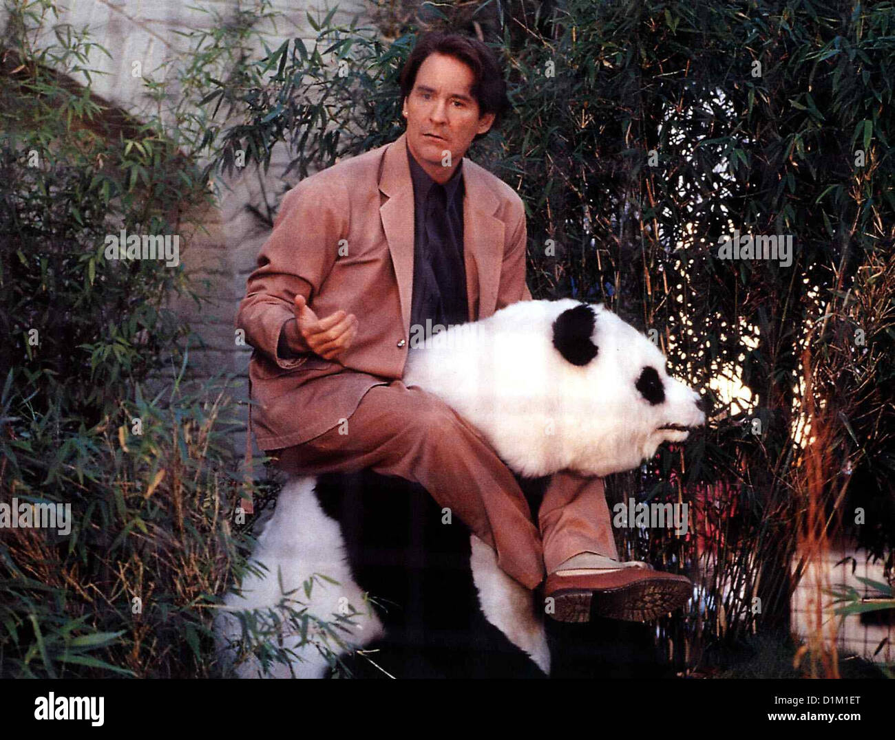 Wilde Kreaturen Fierce Creatures Vince McCain (Kevin Kline) *** Local ...