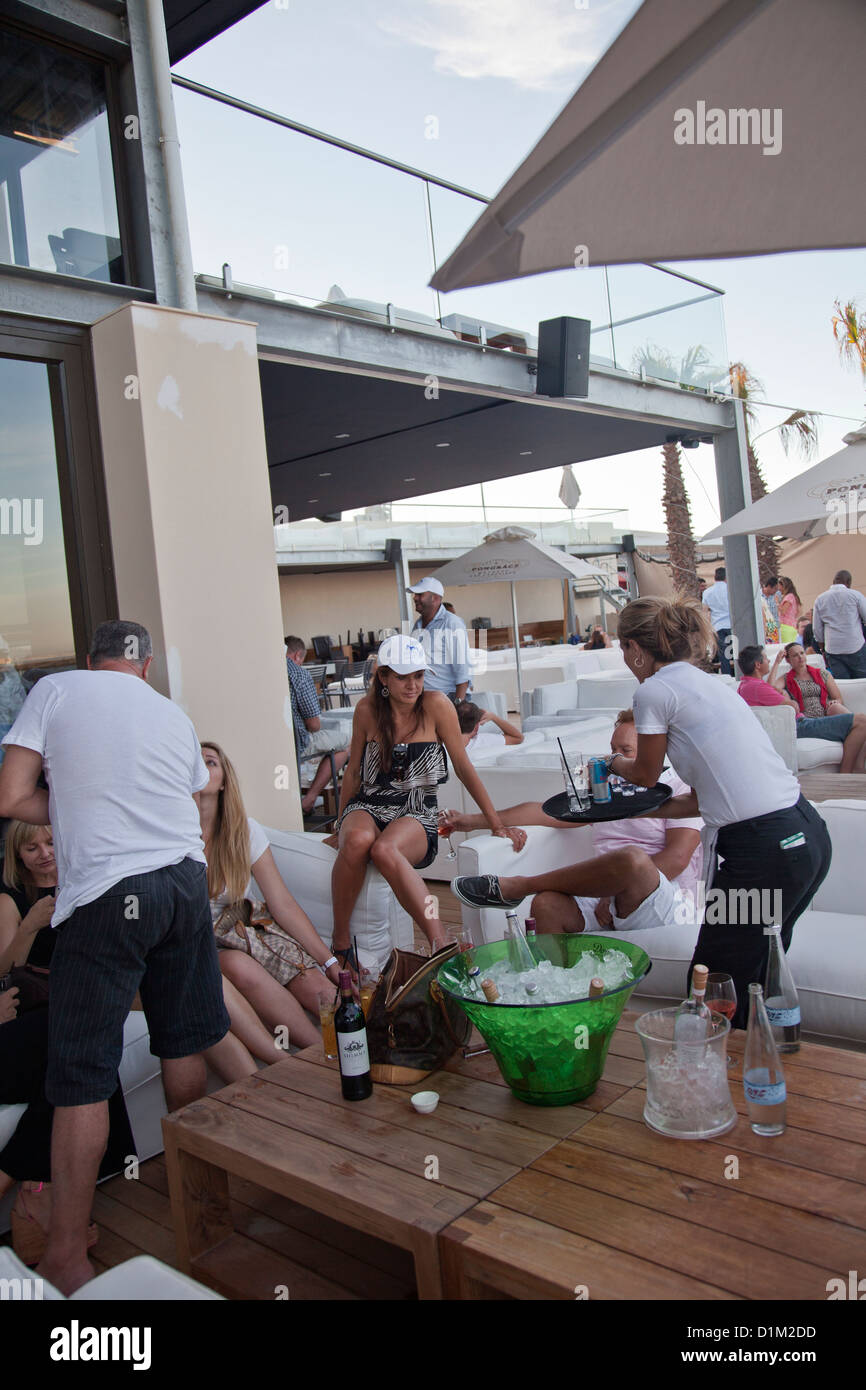 Shimmy Beach Club Bar and Restaurant at Waterfront Docks - Cape Town ...