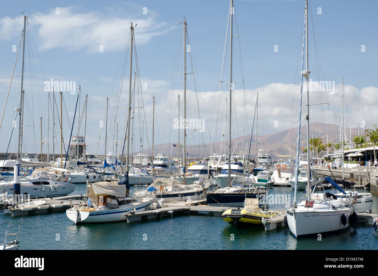 Yachts and boats hi-res stock photography and images - Alamy