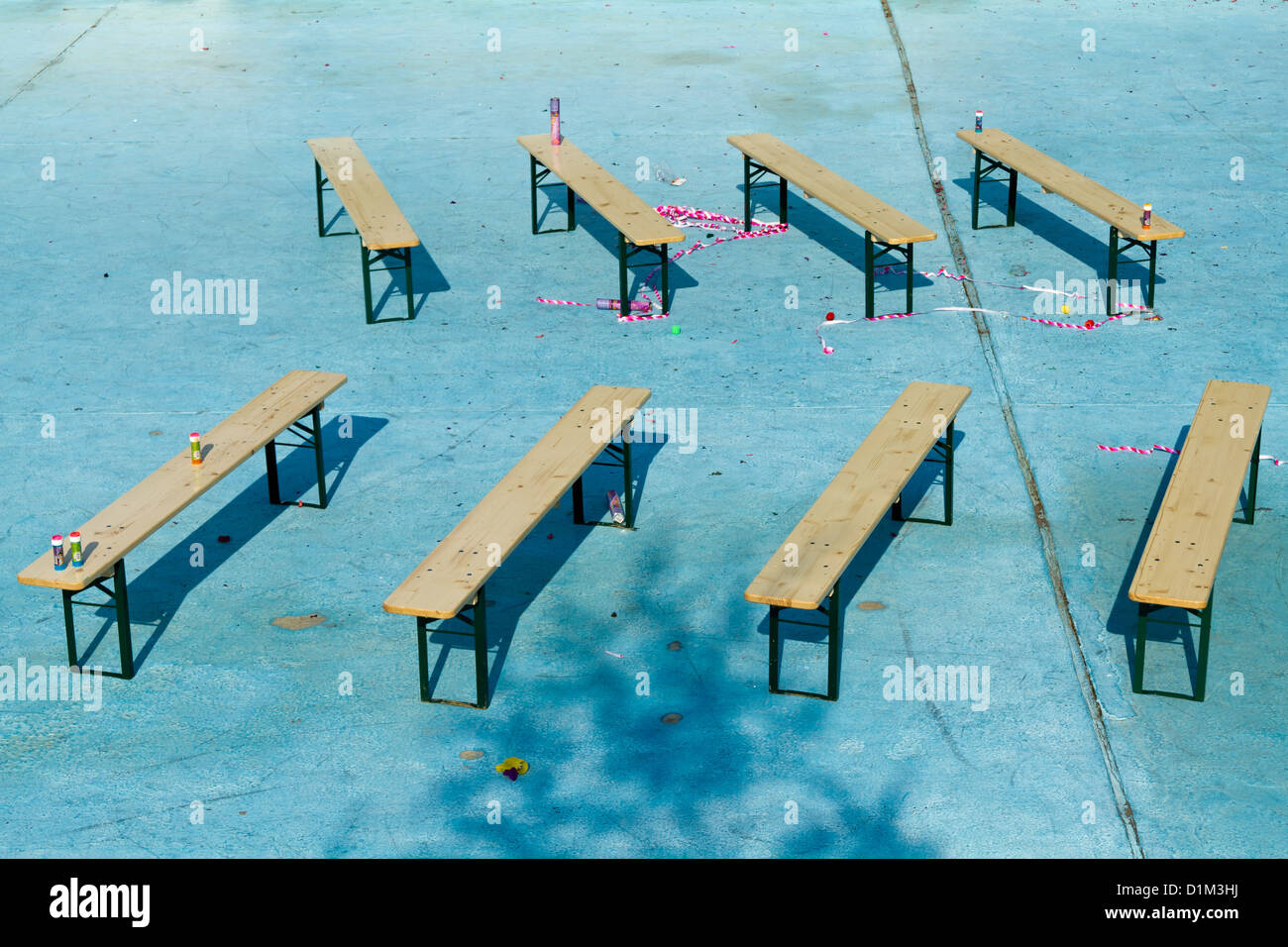 Ale benches hi-res stock photography and images - Alamy