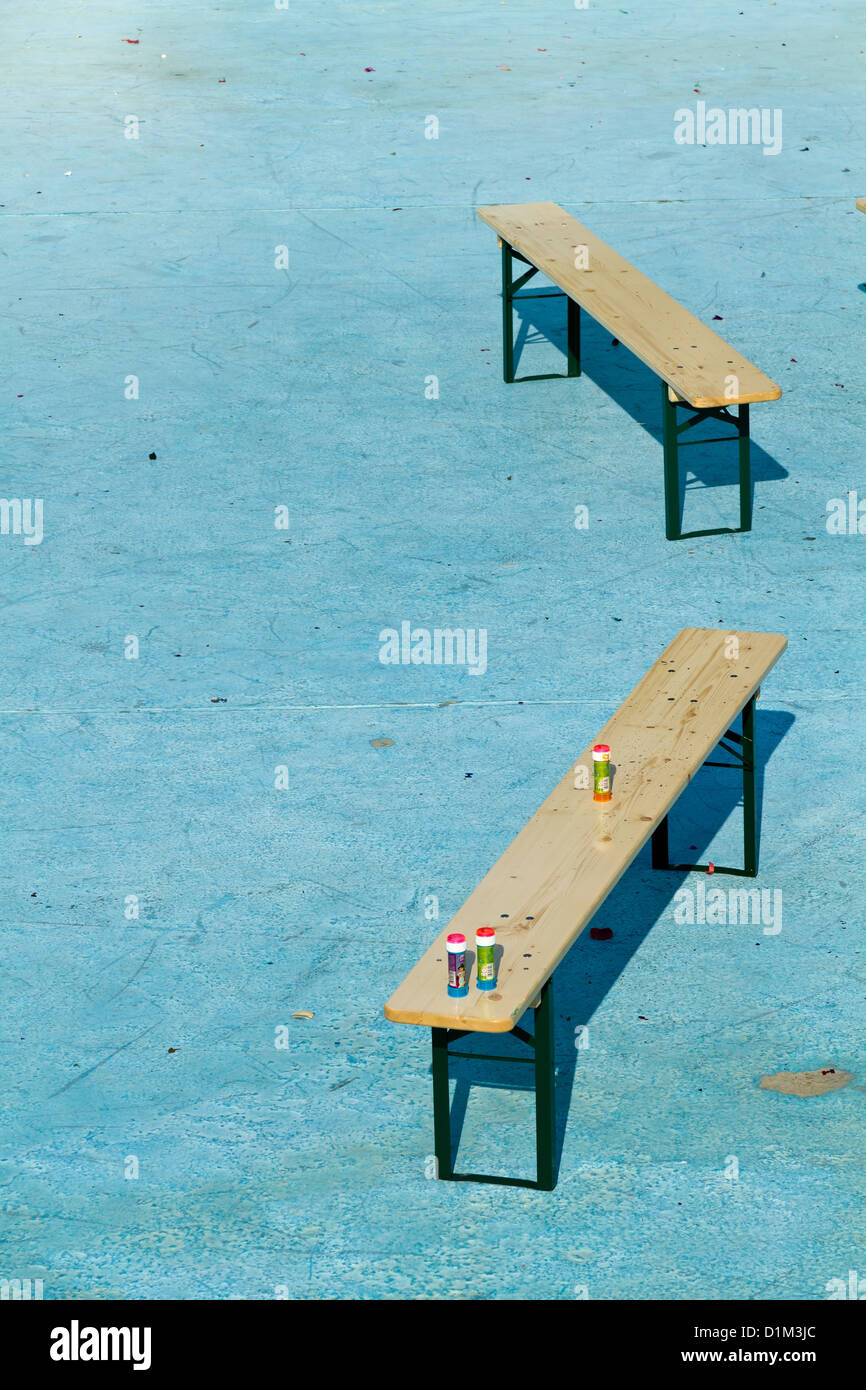Ale benches hi-res stock photography and images - Alamy