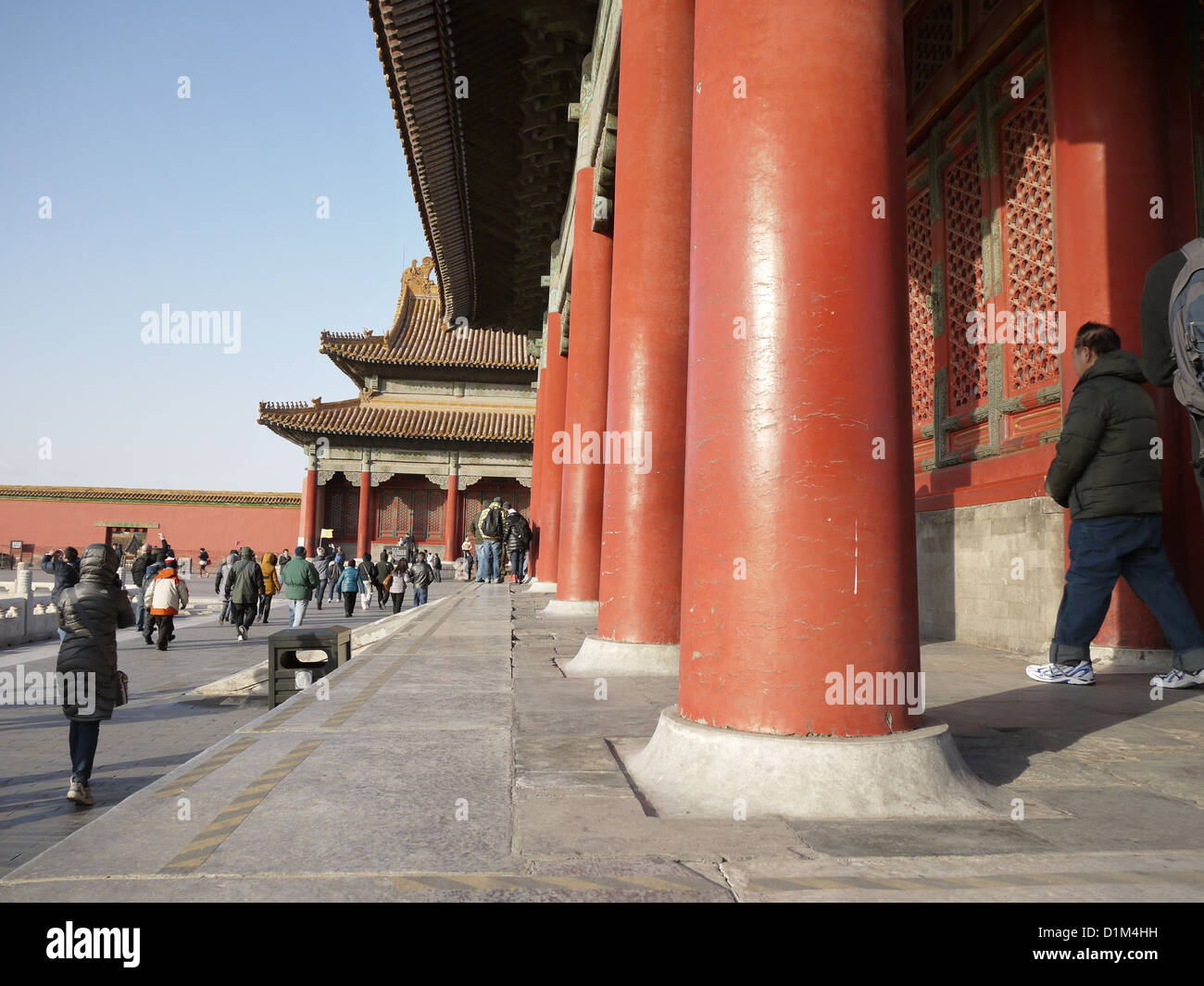 ancient chinese building architecture red column Stock Photo - Alamy