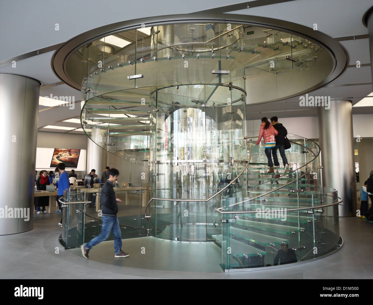 Apple store stairs hi-res stock photography and images - Alamy