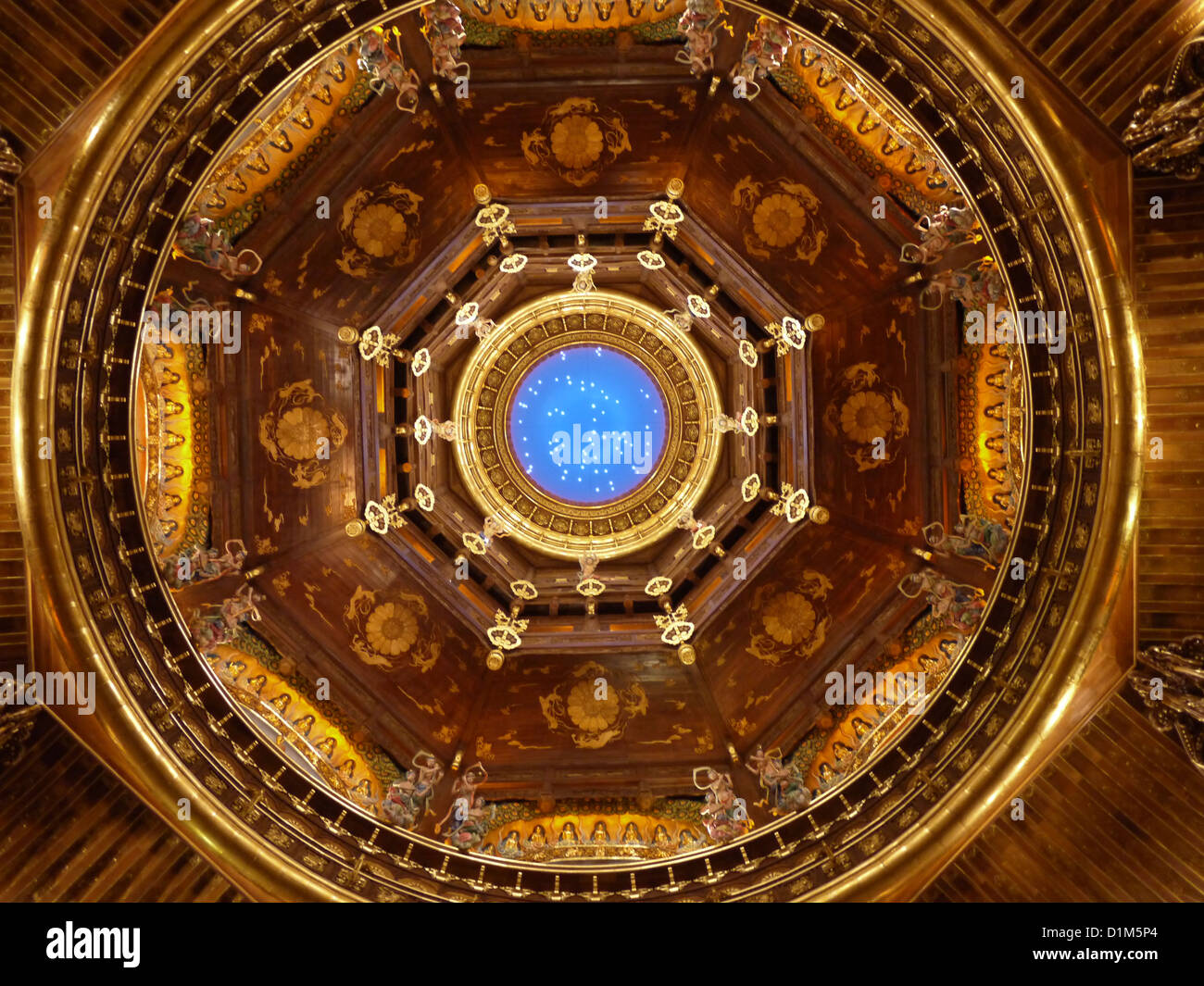Buddhist temple ceiling beautiful Stock Photo - Alamy
