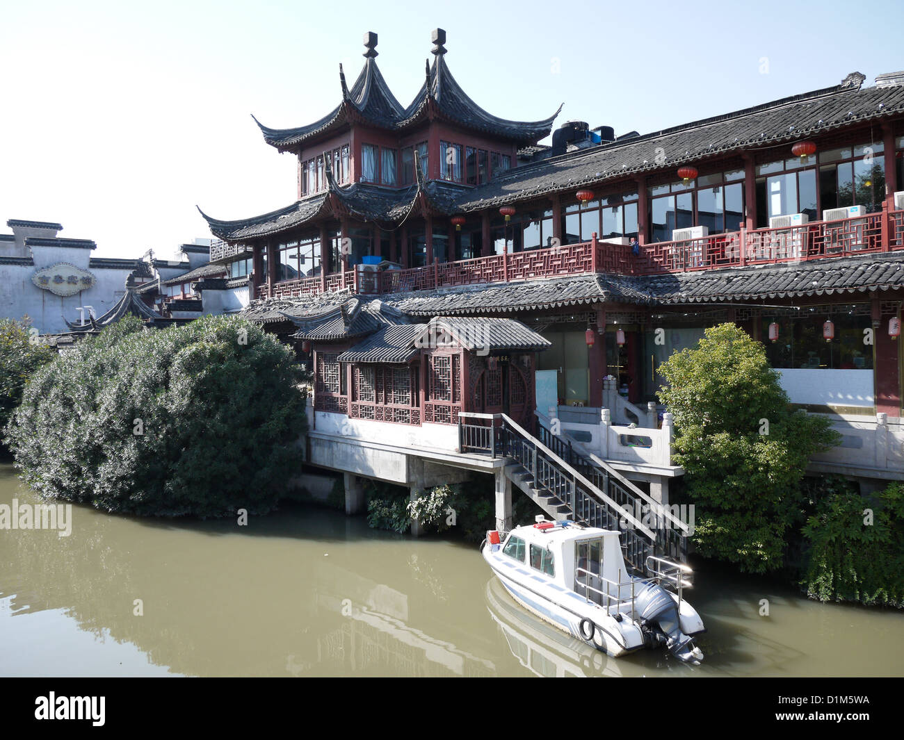 traditional oriental architecture chinese design Stock Photo - Alamy