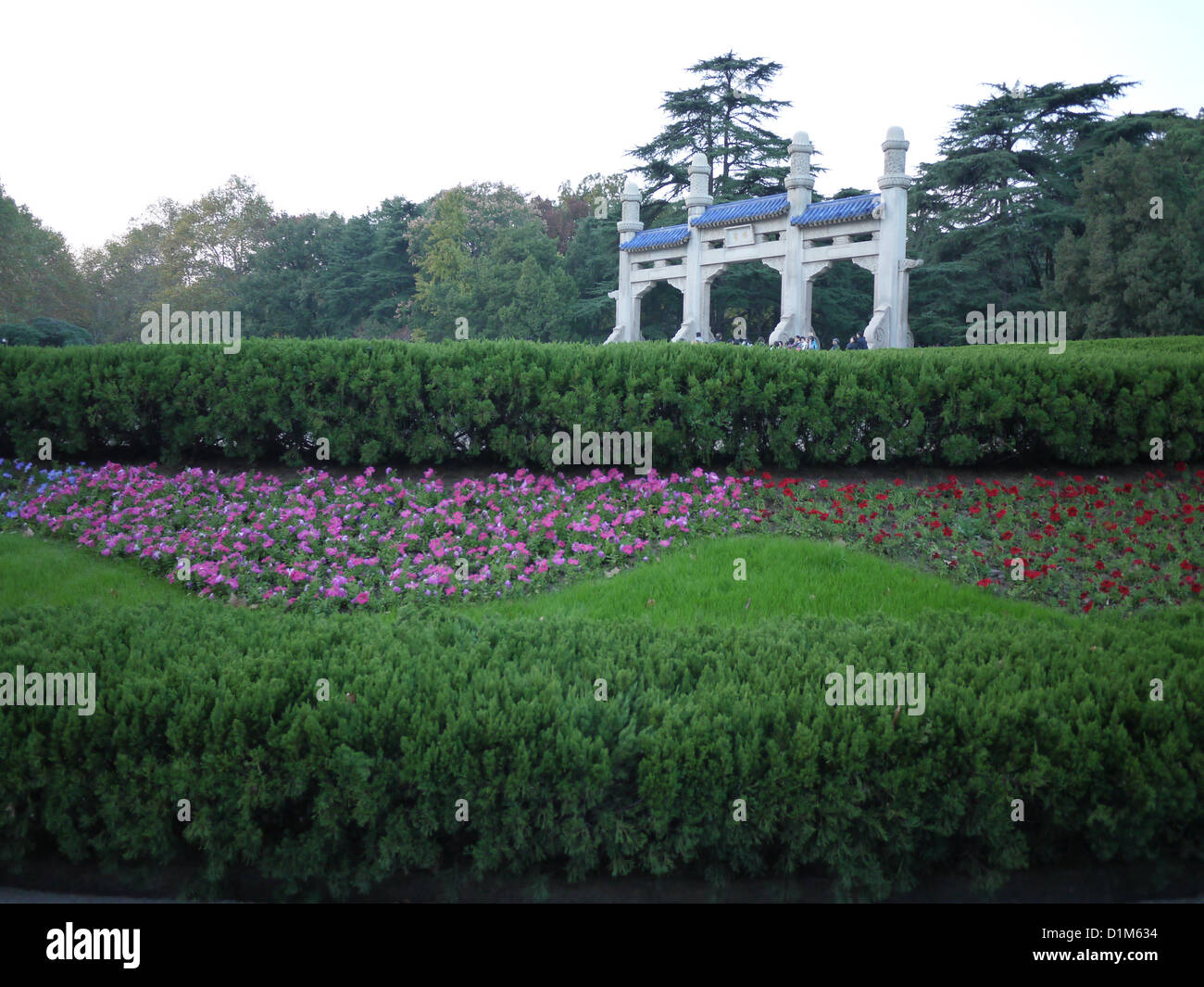 green landscape garden plants gate Stock Photo - Alamy
