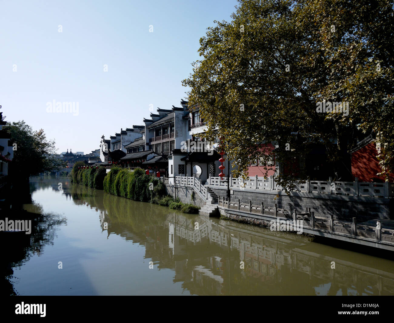 river water reflection house china Stock Photo - Alamy