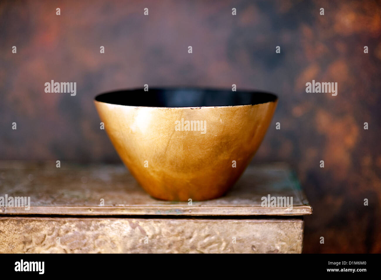 Zen bowl set upon a gold box Stock Photo - Alamy