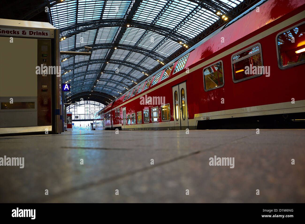 Glass roof carriage hi-res stock photography and images - Alamy