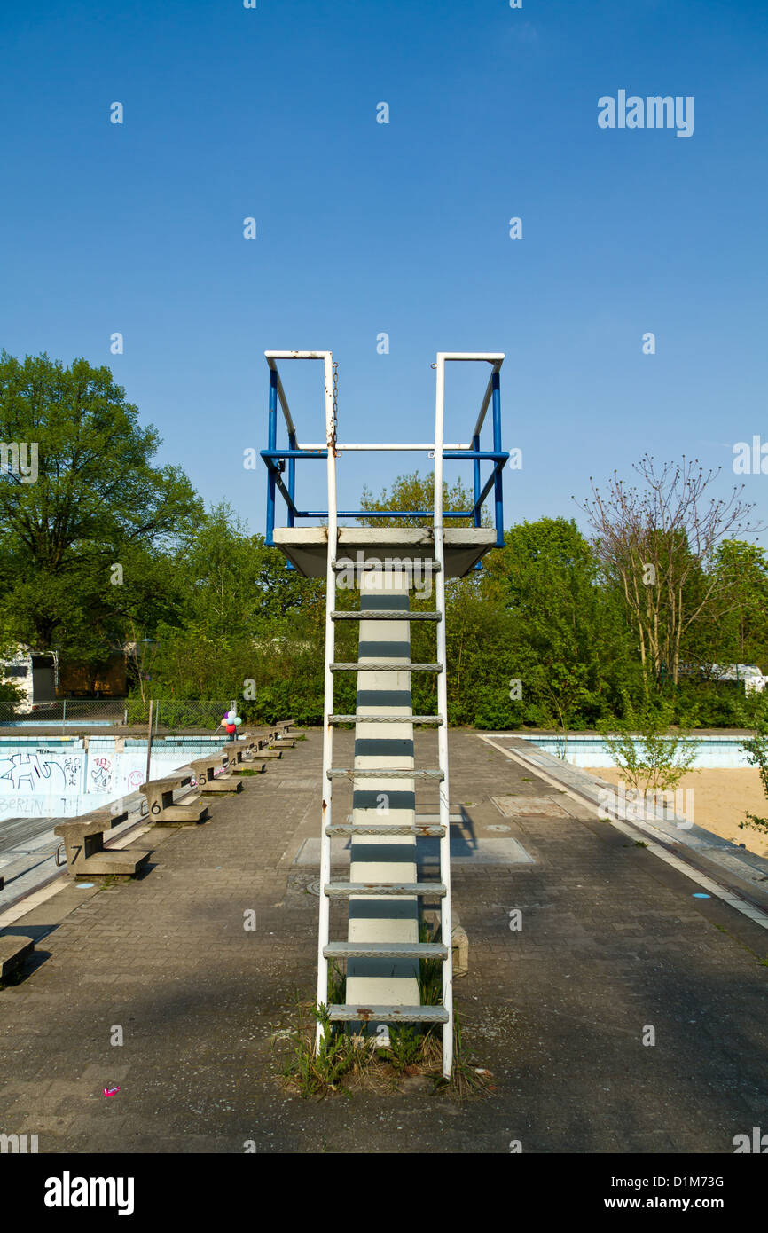 Old springboard hi-res stock photography and images - Alamy