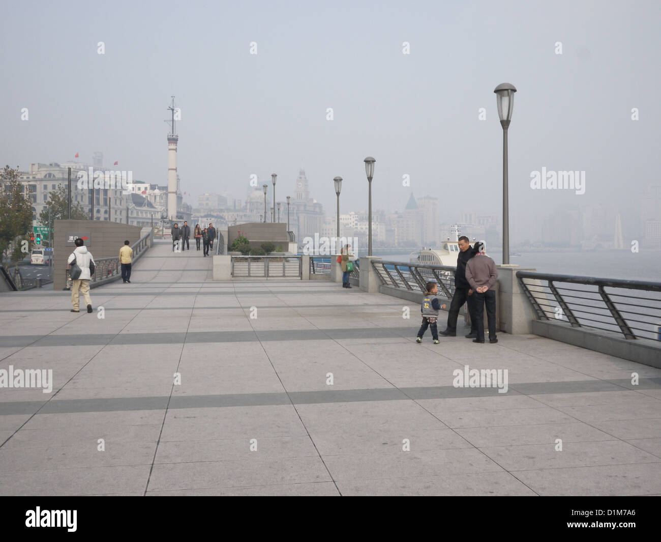 "the bund" waterfront area huangpu river shanghai Stock Photo - Alamy