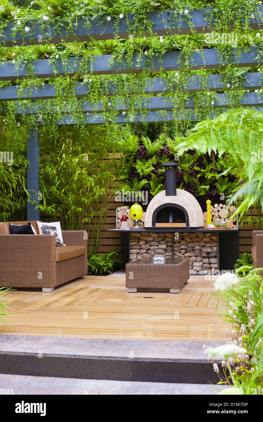 Contemporary outdoor living room Stock Photo - Alamy