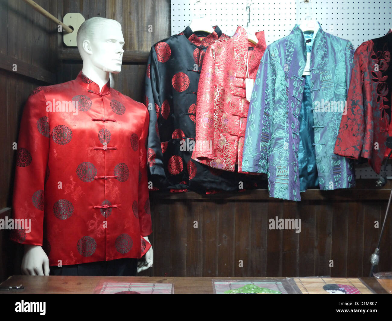 traditional Chinese clothing man Stock Photo - Alamy