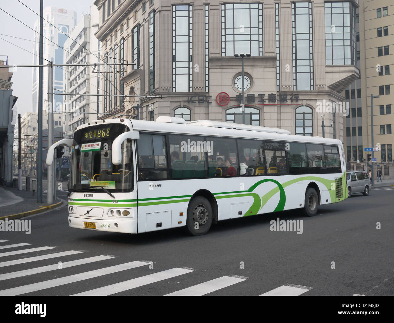 chinese tour bus road Stock Photo - Alamy