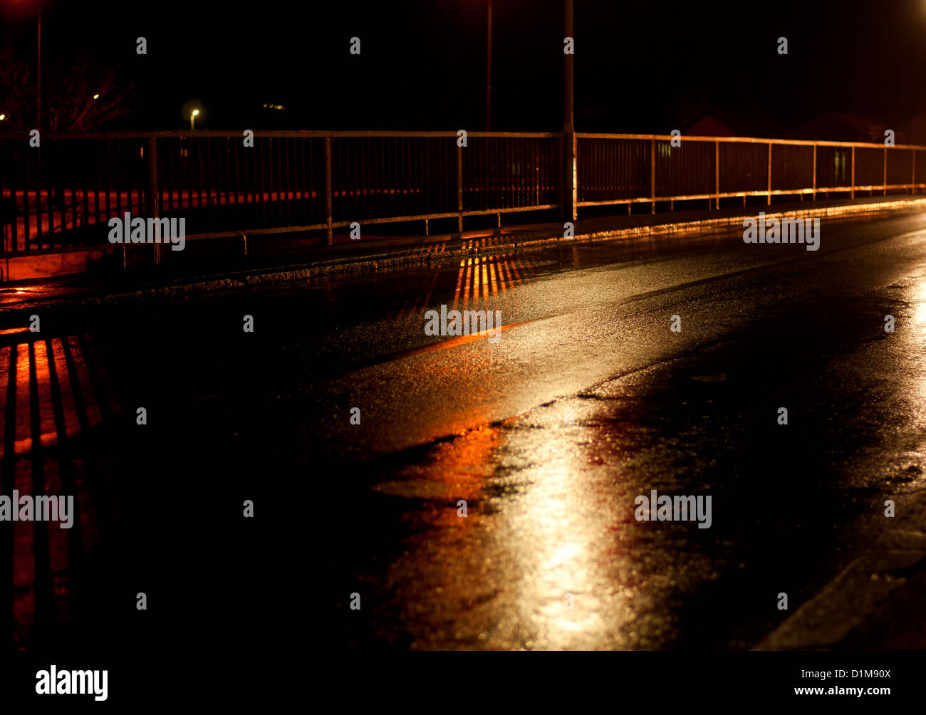 Wet Road Night Stock Photos & Wet Road Night Stock Images - Alamy