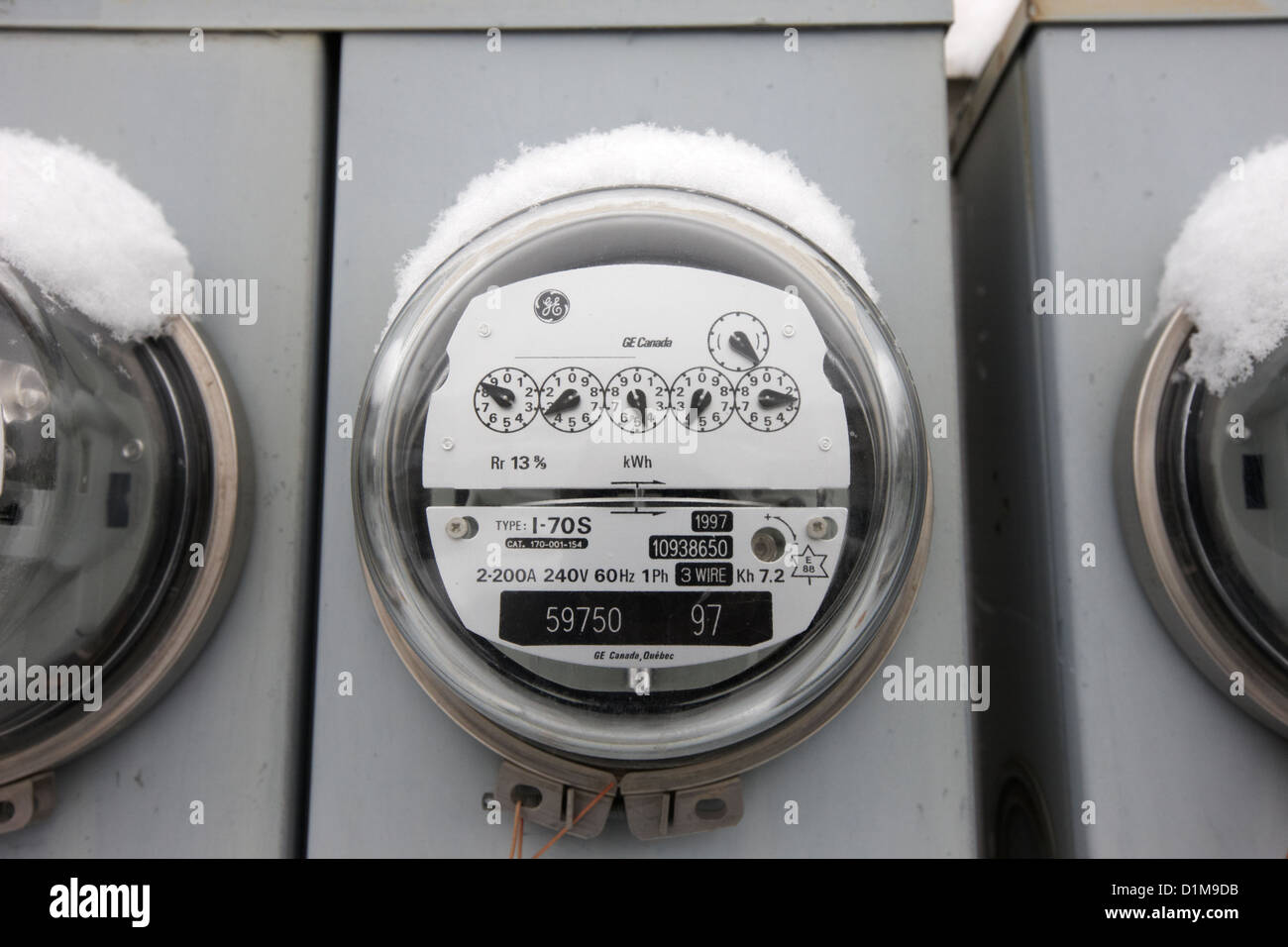 House with electricity meters hi-res stock photography and images - Alamy