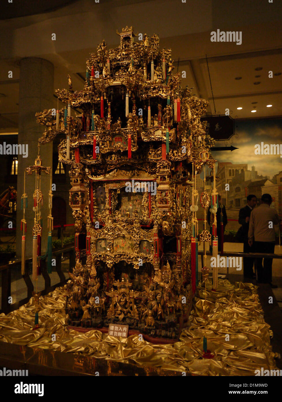 Wedding sedan chair Stock Photo - Alamy