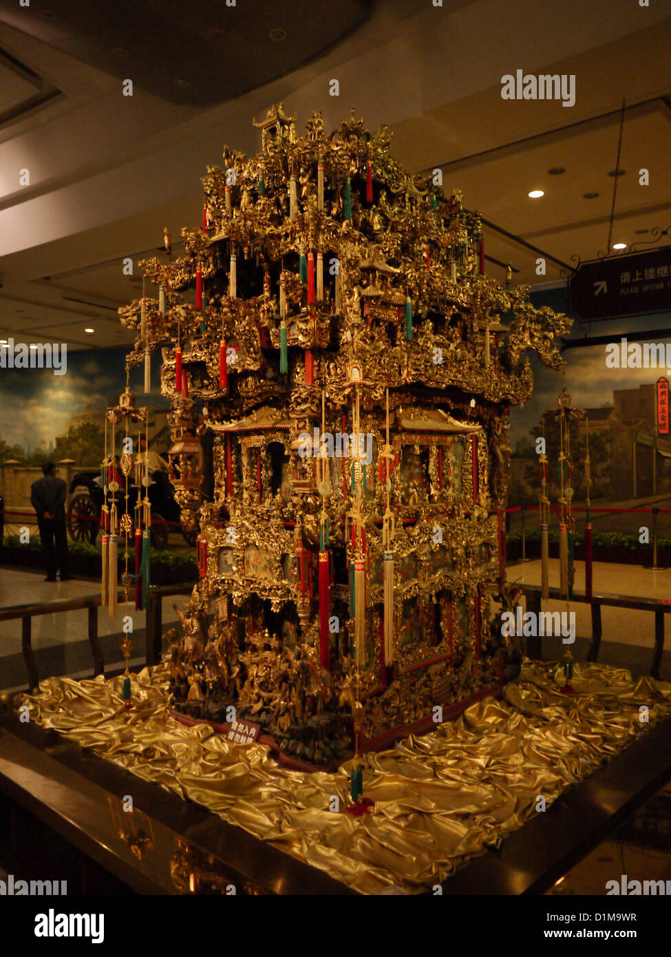 Sedan chair hi-res stock photography and images - Alamy