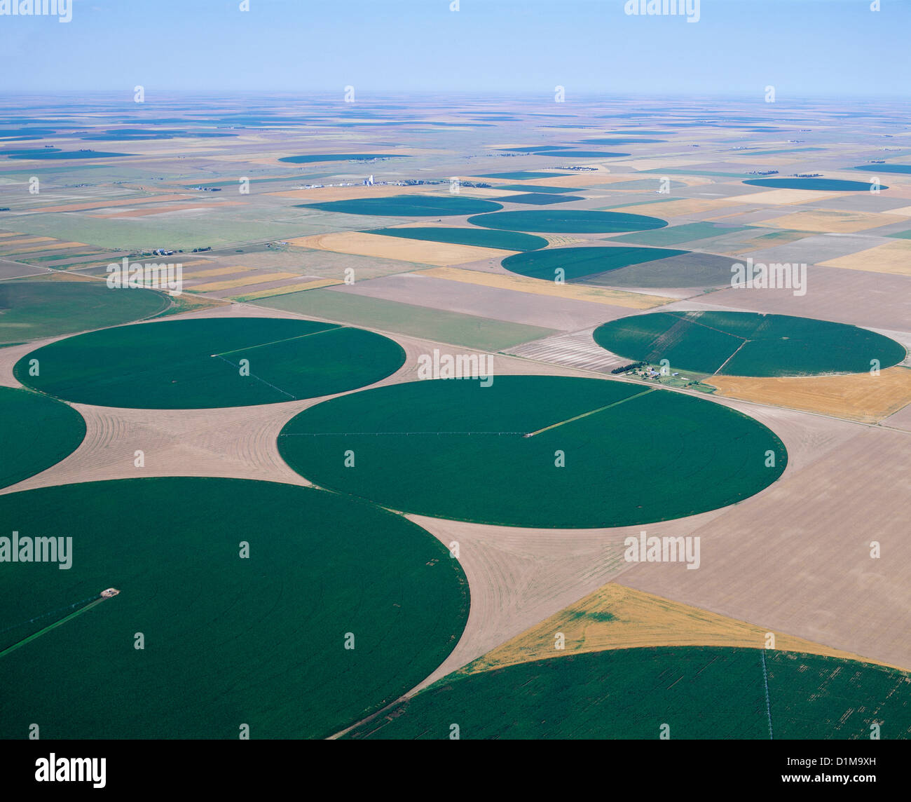 CENTER PIVOT IRRIGATION OF CORN / KANSAS Stock Photo - Alamy