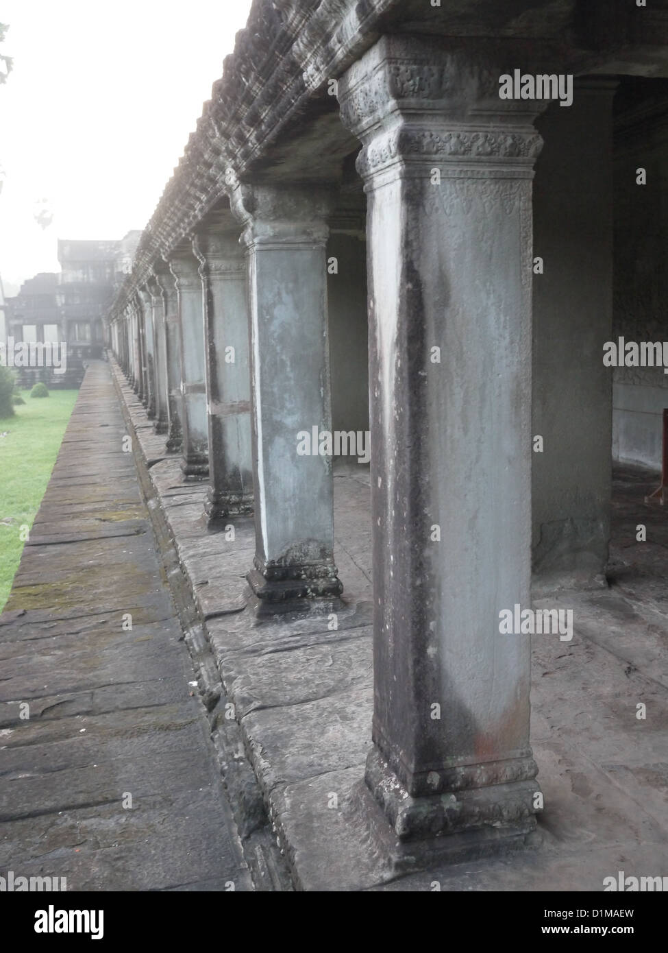 temple column angkor wat cambodia Stock Photo - Alamy