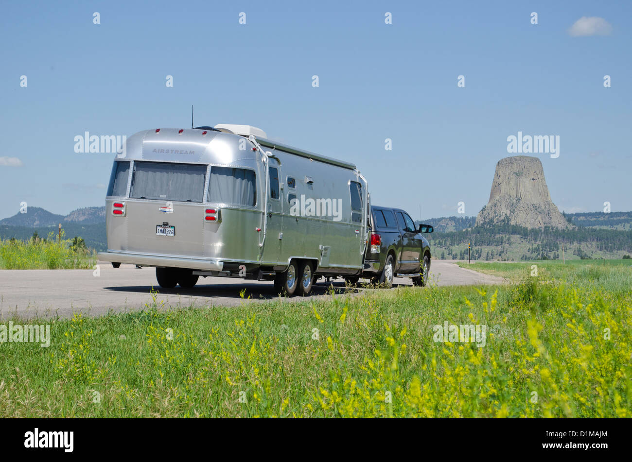 Airstream caravan devils tower hi-res stock photography and images - Alamy