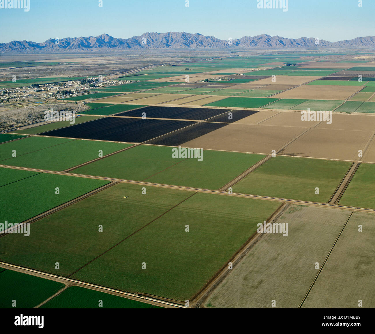Aerial view desert irrigation farming hi-res stock photography and ...