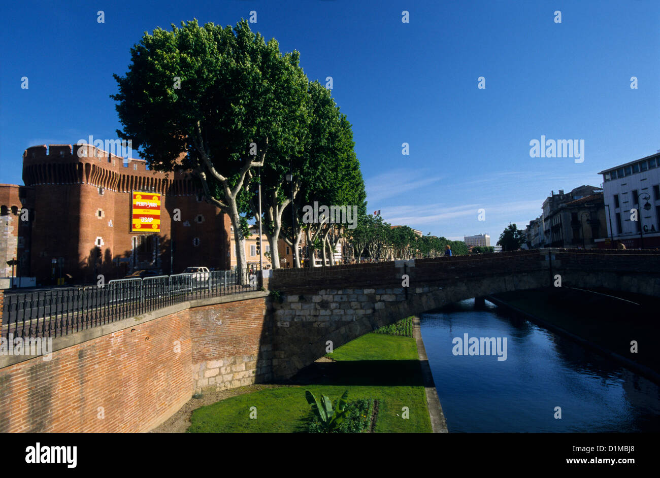 Le Castillet castle and walking bridge over La Passa river, Perpignan ...