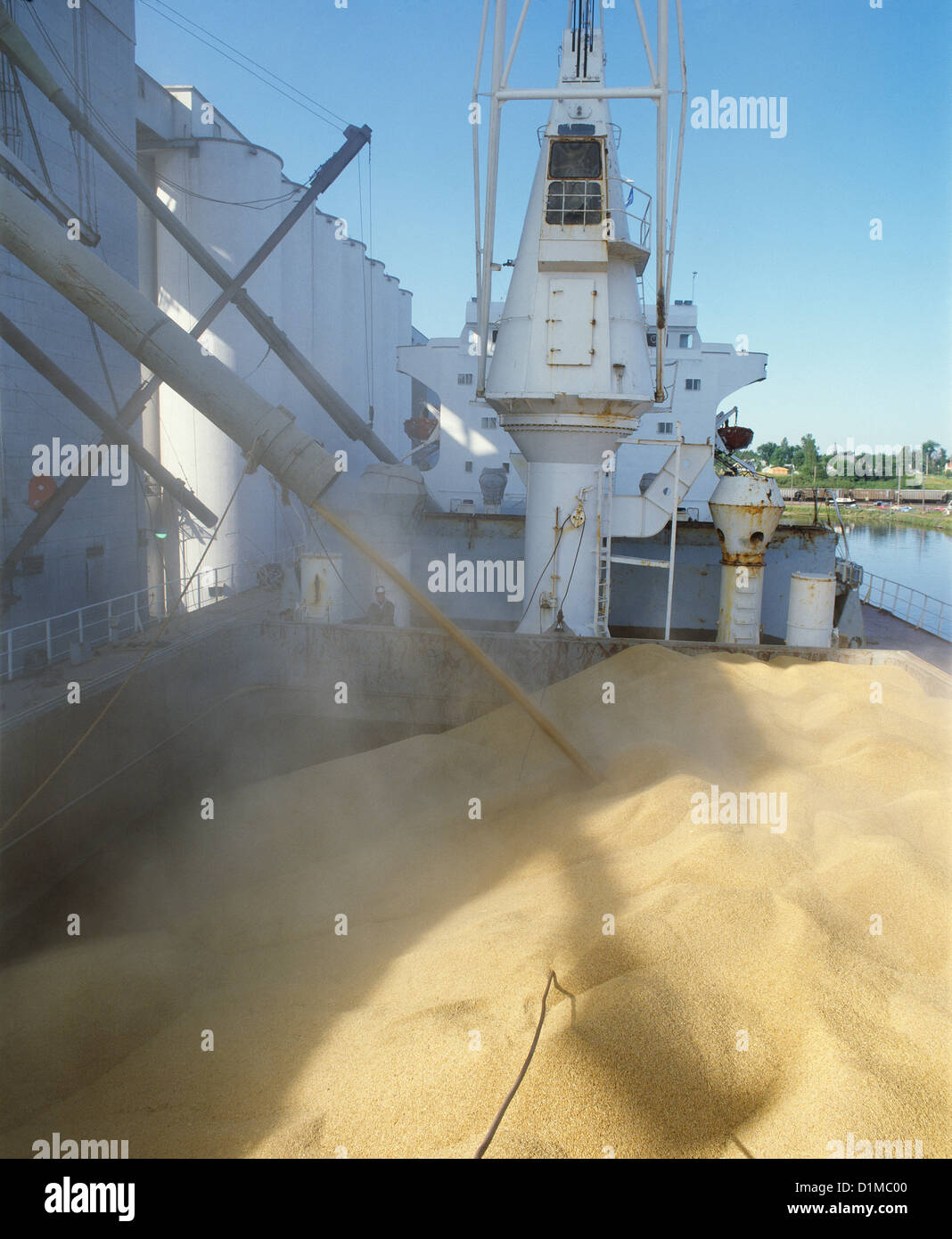 LOADING GRAIN SHIP WITH BARLEY ON LAKE SUPERIOR FOR EXPORT TO ROTTERDAM ...