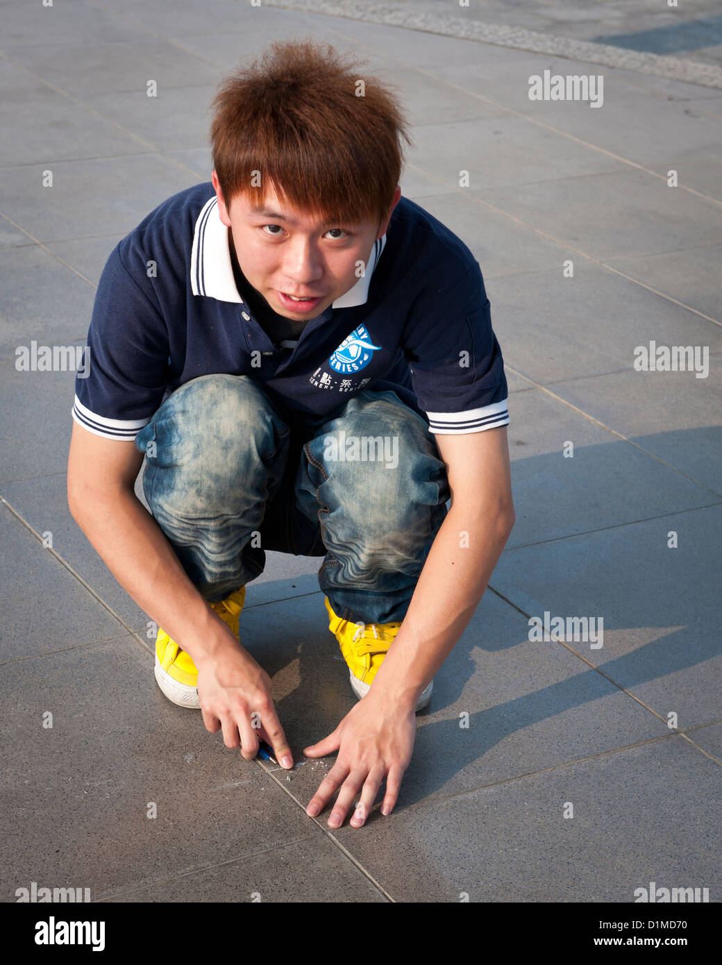 Chinese street cleaning hi-res stock photography and images - Alamy