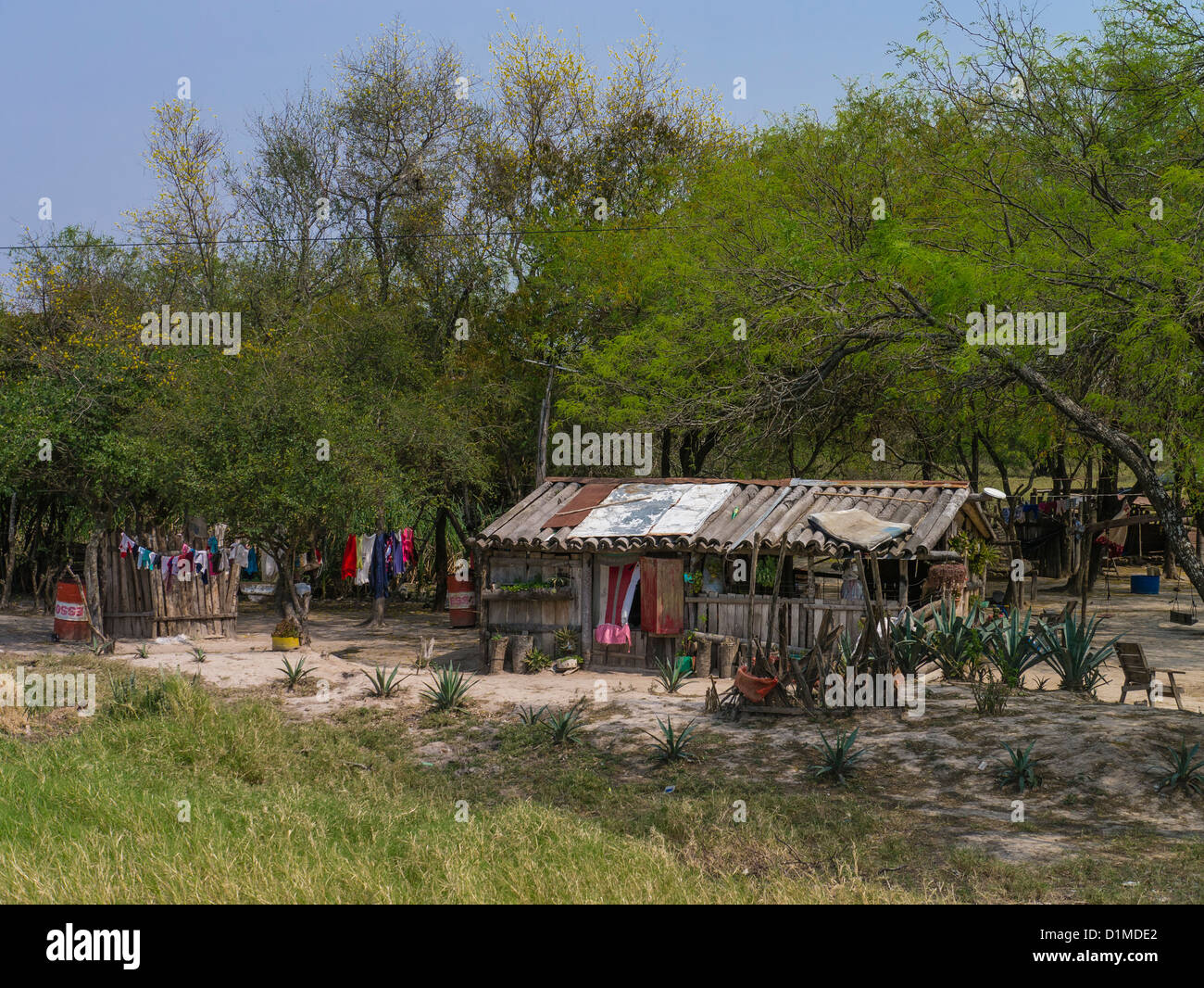 Primitive house hi-res stock photography and images - Alamy
